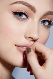 Retouching Eyelashes and Eyebrows in Beauty Portraits - Retouching Academy