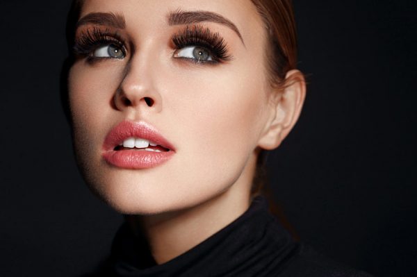 How To Retouch Eyelashes and Eyebrows for Beauty Photographs ...